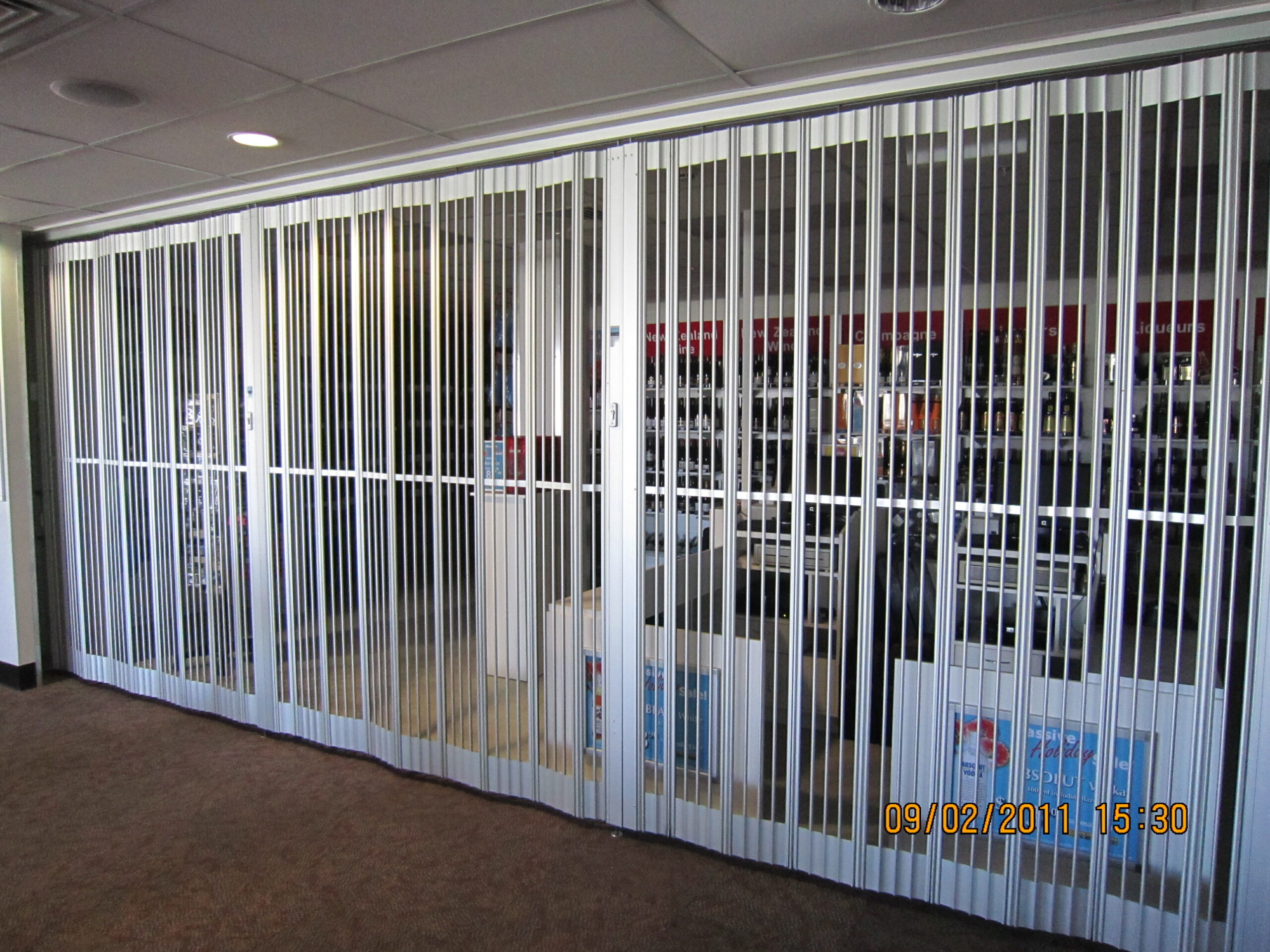 Velocity | Folding Closure | Scotty Doors